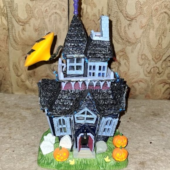 Avon | Holiday | Vintage Light Up Haunted House | Poshmark